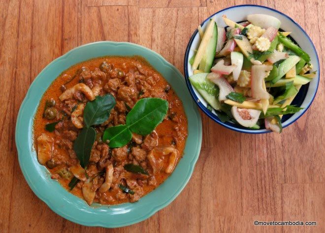 | Recipes from the Cuisine Wat Damnak kitchen: Prahok ktis